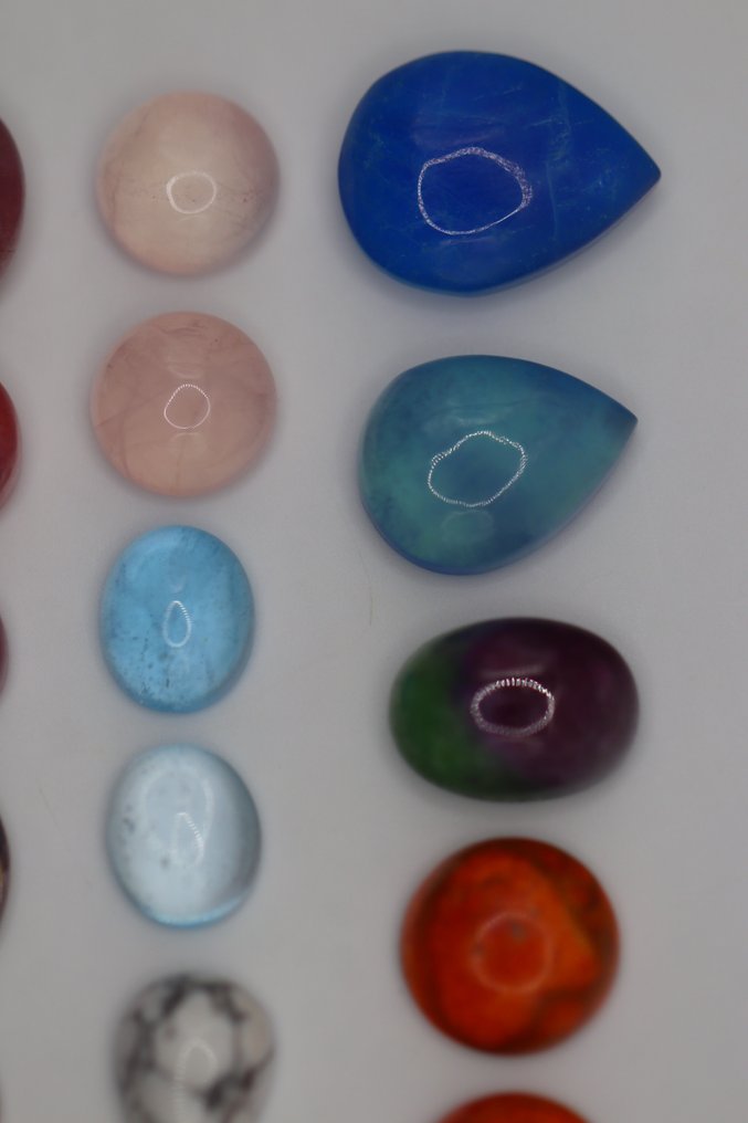 ct Incroyable cabines différentes émeraude rubis tanzanite tourmaline aigue marine