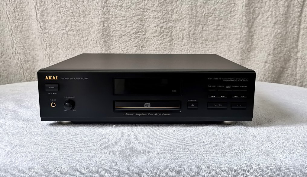 Akai CD 49 Advanced Interpolative Dual D A Converter Lettore CD