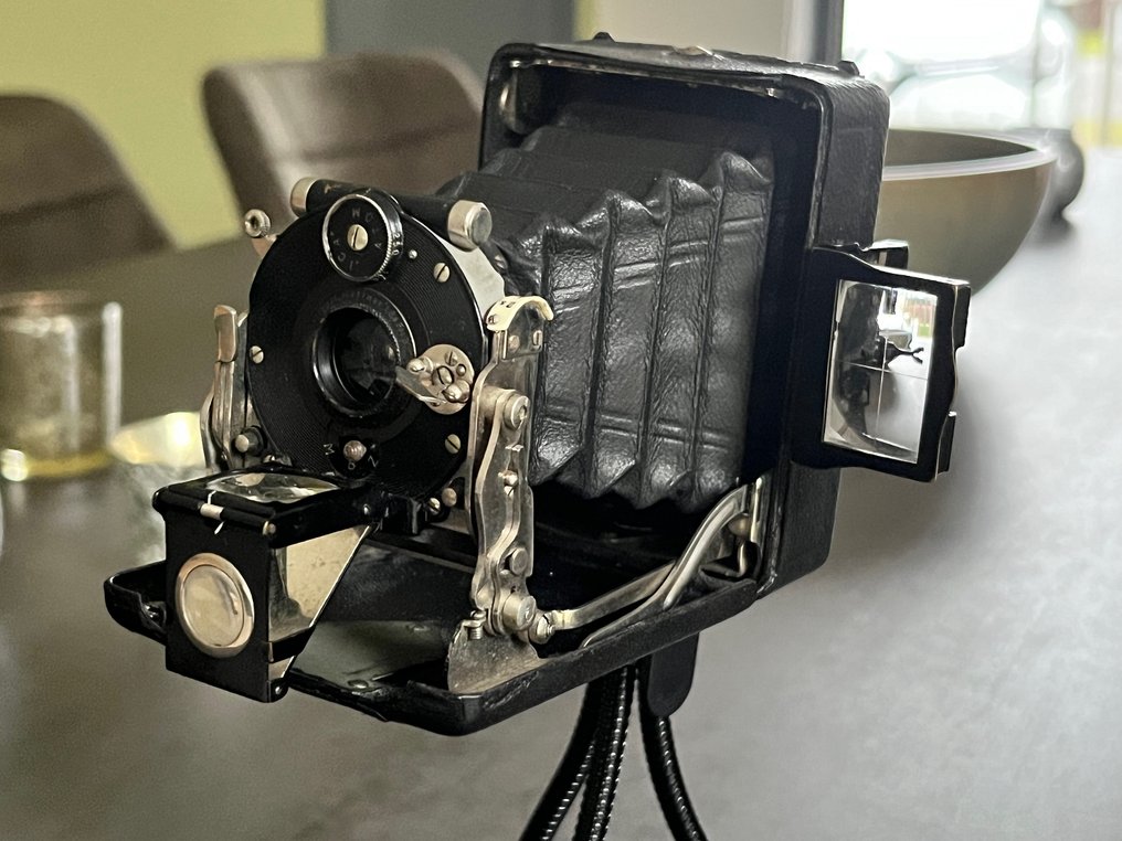 ICA Atom C1909 1925 Vertical Model Analogue Folding Camera