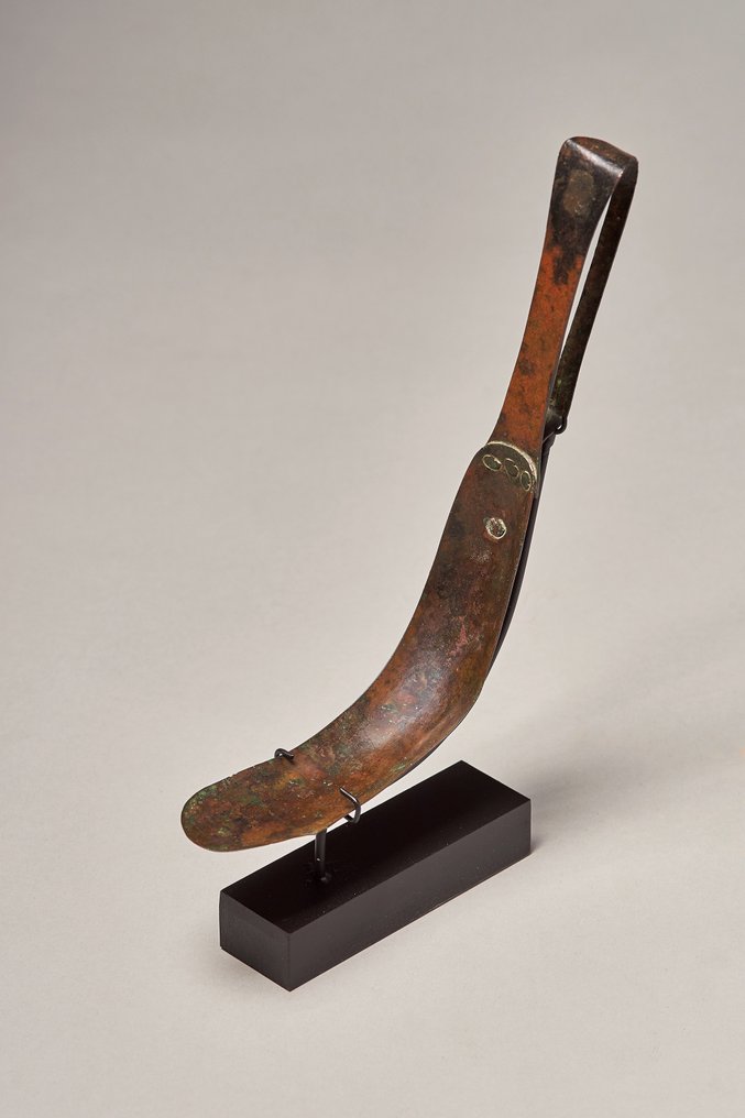 Ancient Greek Bronze Strigil - (1) - Catawiki