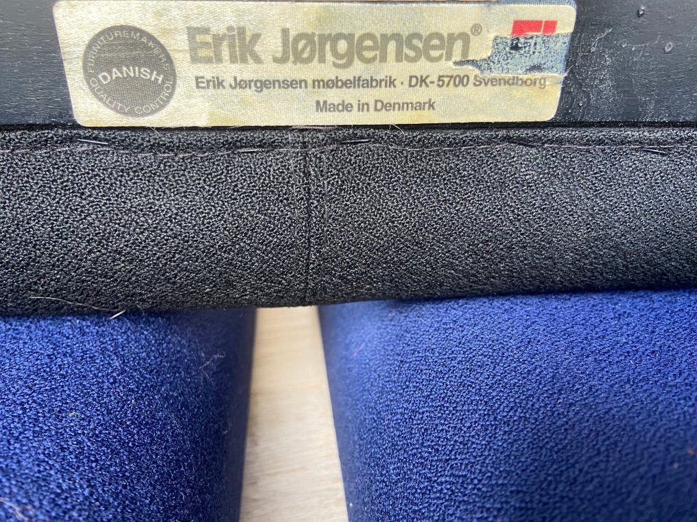Erik Jorgensen - Love seat, loveseat, opposite Hi-fi set - Catawiki