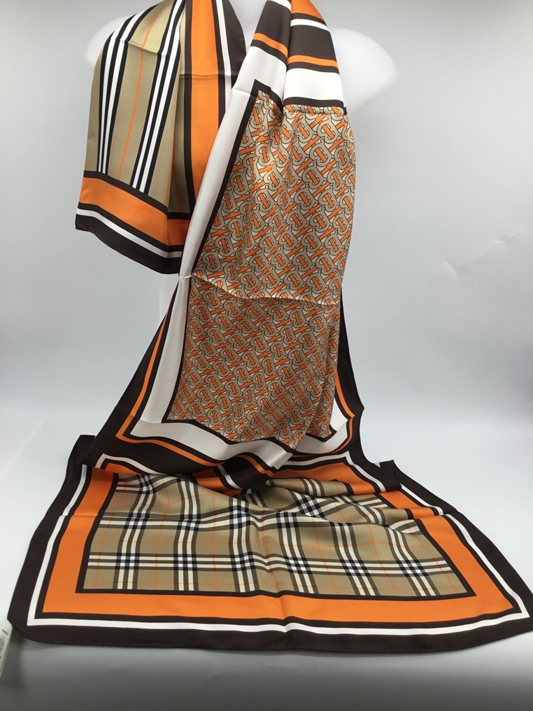 Burberry - Majestueuse TB//archives. 210/70 cm - Stole (Shawl) - auction online Catawiki