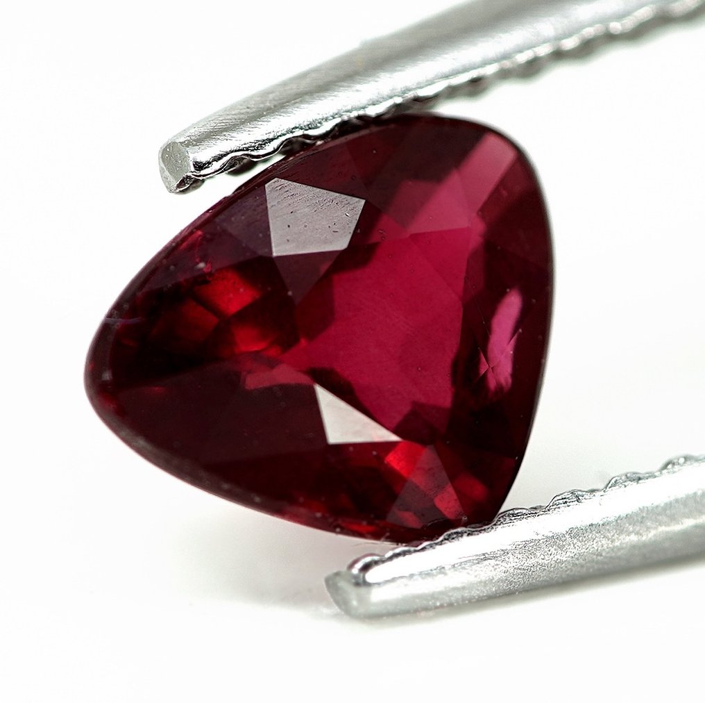Ruby - 1.01 ct - Gem research Swiss Lab (GRS) - Pigeon Blood Red ...