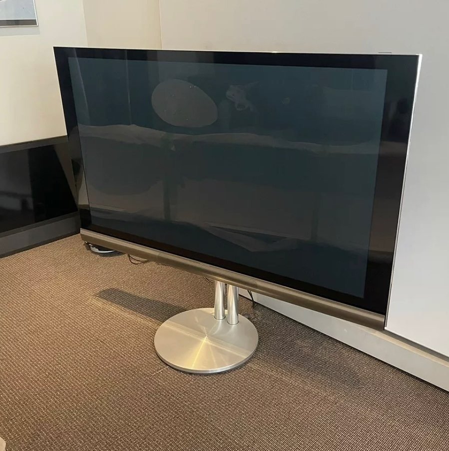 Bang & Olufsen - BeoVision 12-65 GEN2 with Beosystem 4 floorstand Hi-fi ...