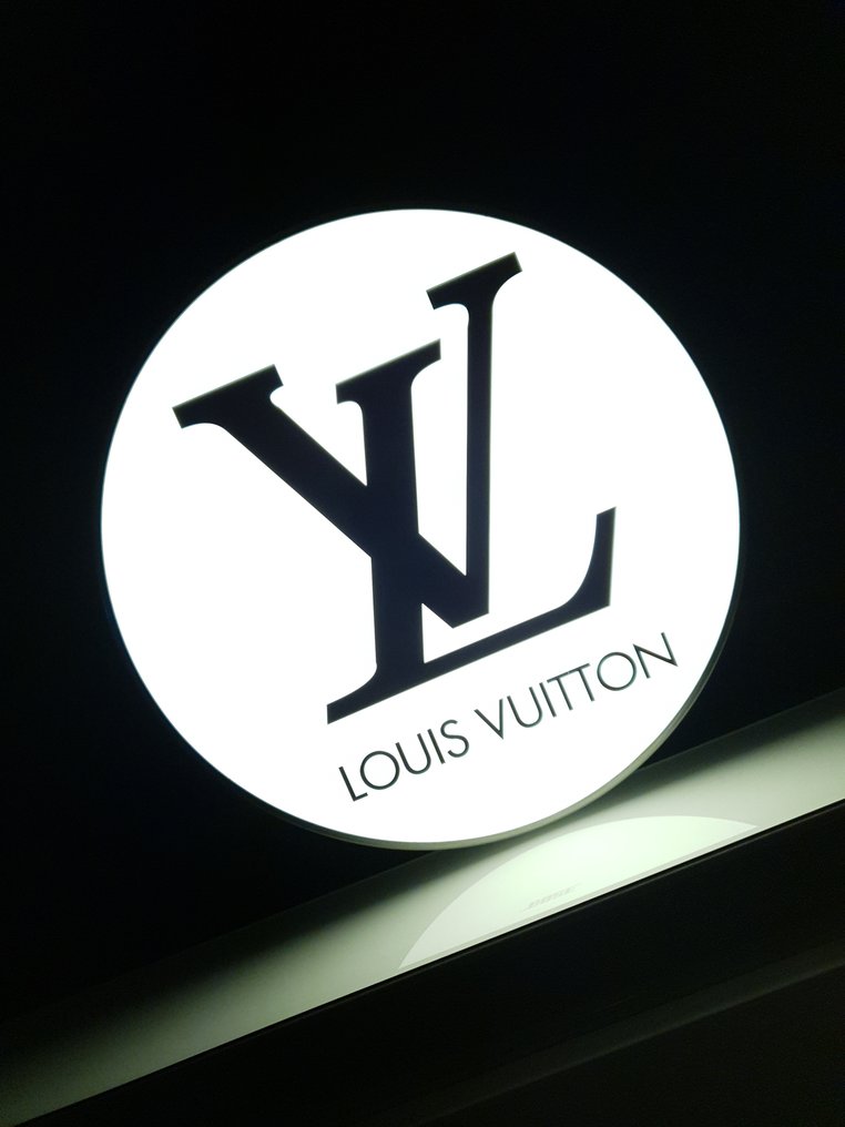 LVMH - Backlight Publicity Sign - Round LOUIS VUITTON illuminated Sign ...