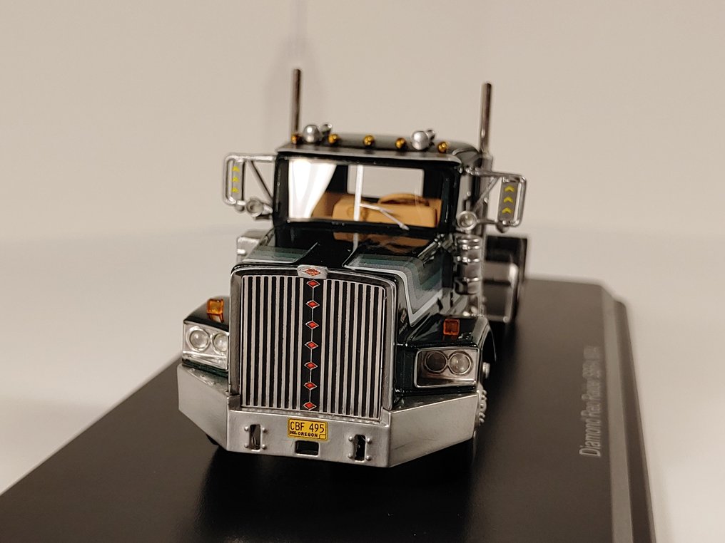 Neo Scale Models 1:64 - Model truck - Diamond Reo Raider SBFA 1974 ...
