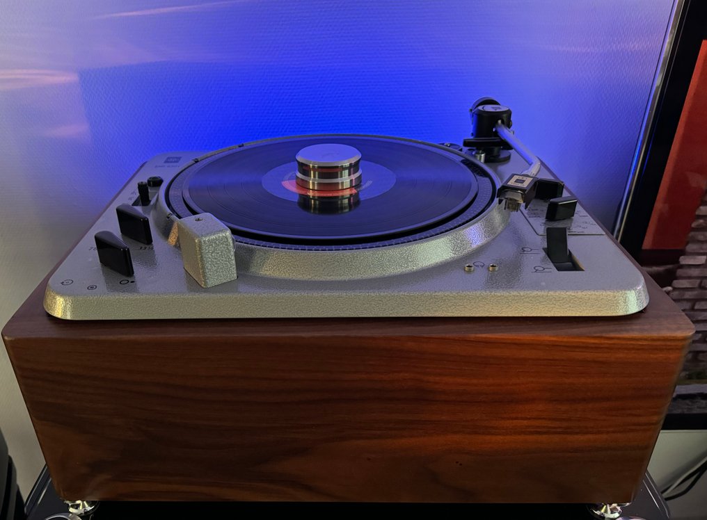 EMT - 930st + EMT 155 + TSD15 with RETIPT Ortofon MC20 MKII cartridge+ Masive Walnut plinth ...