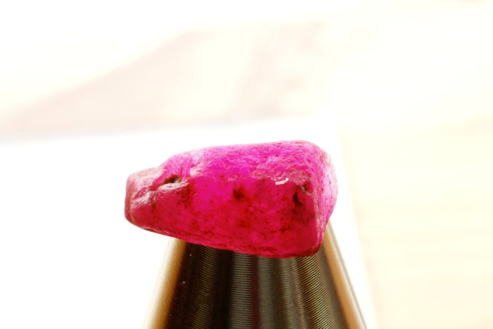 Ruby 28 carat untreated raw ruby crystals- 5.65 g - (5) - auction ...