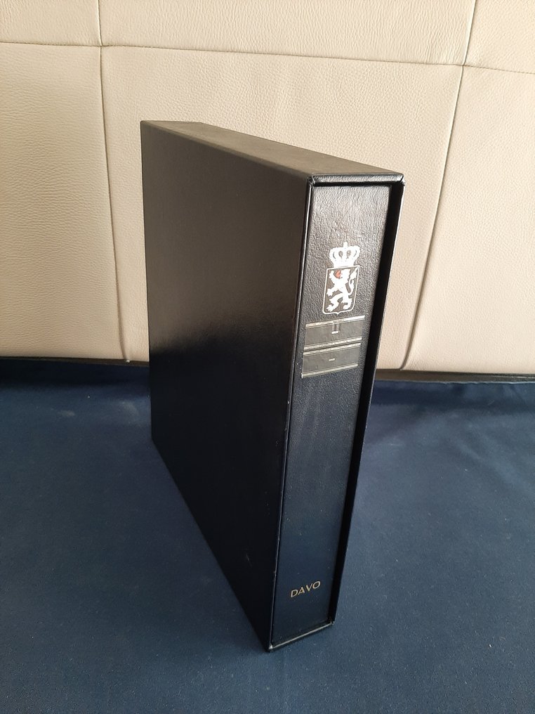 België 1996/2010 - Verzameling Spoorweg in davo album ( extra geïllustreerd met originele Nmbs ...