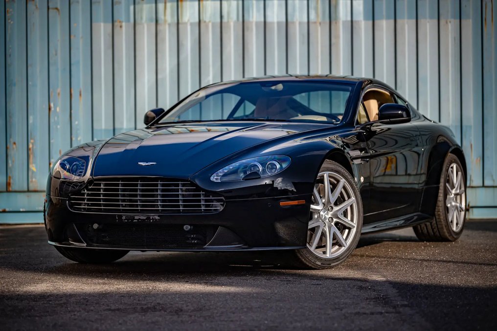 Aston Martin - Vantage S - 96 km - 2013 - Catawiki