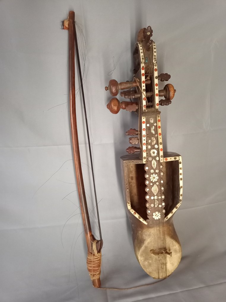 Instrumento de arco étnico - Violino Sarinda / Saragi etnico a manico corto con archetto ...