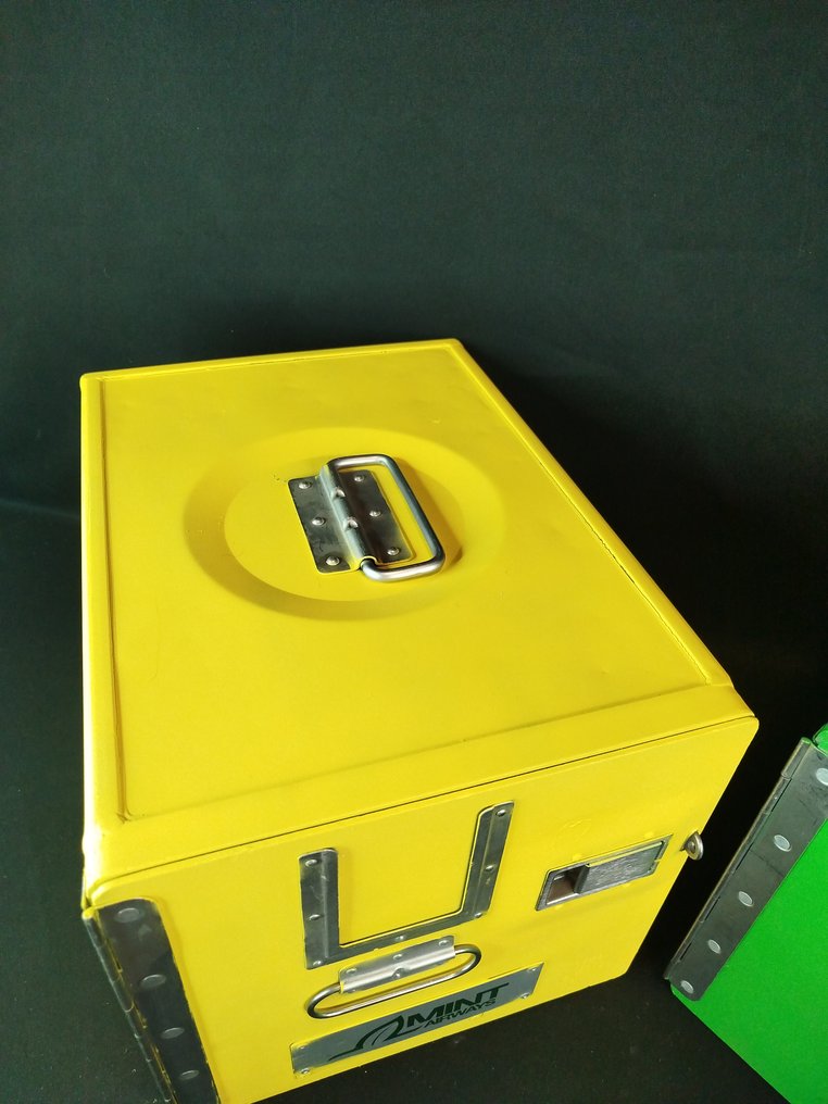 MINT AIRWAYS 2 Airline Aircraft Box - 1990-2000 - Aircraf - auction ...