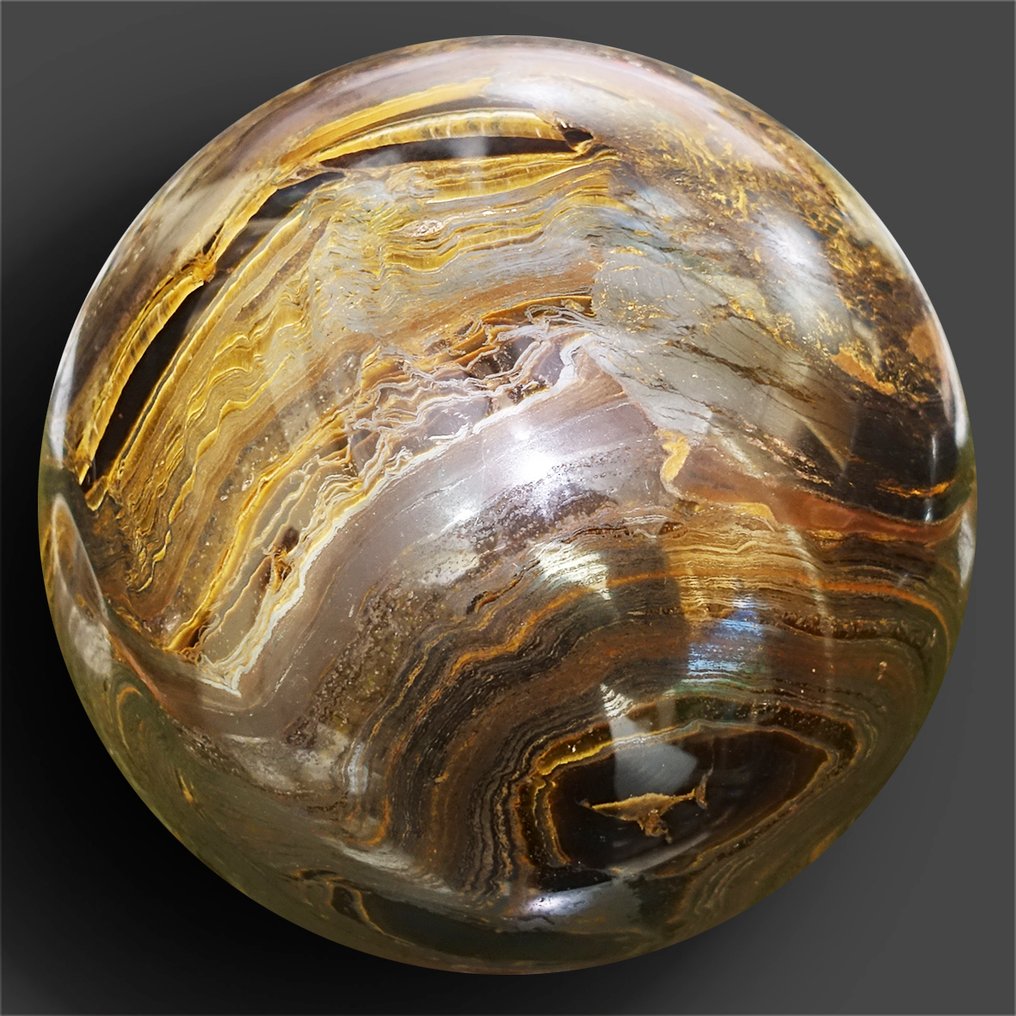 Magnificent Carved Sphere in Tiger Eye Crystal - Height: 110 mm - Width ...