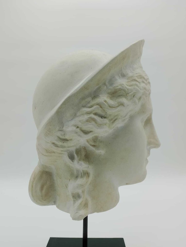 Sculpture, Testa di Era Ludovisi - 37 cm - marble dust - auction online ...