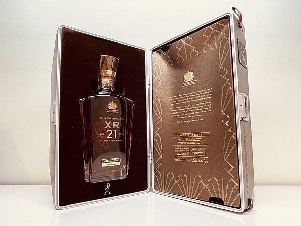 Johnnie Walker XR21 Travel Beyond Edition STARLUX Airlines Limited Edition - 750ml - online ...