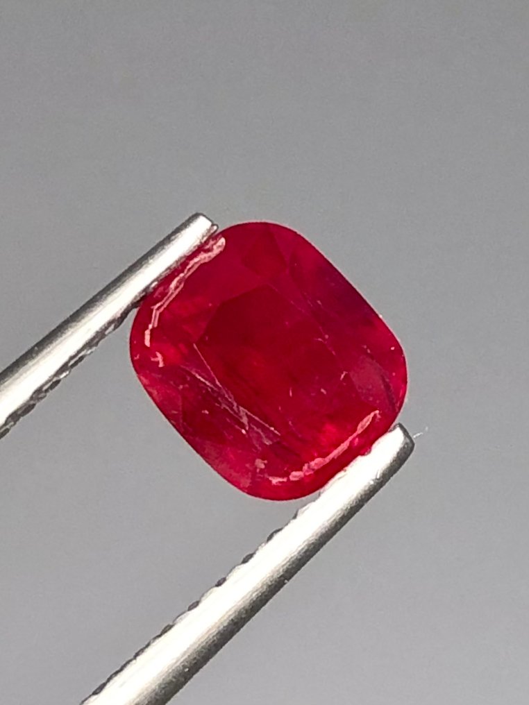 No Reserve Price - 1 pcs Red Ruby - 1.56 ct - International Colored ...