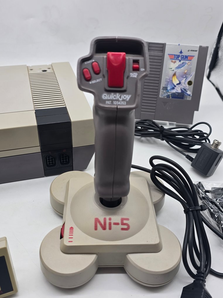 Nintendo - Nes - RARE 8-BIT 1985 Nes + Controller / Topgun + Joystick ... Nintendo - Nes - RARE 8-BIT 1985 Nes + Controller / Topgun + Joystick ...