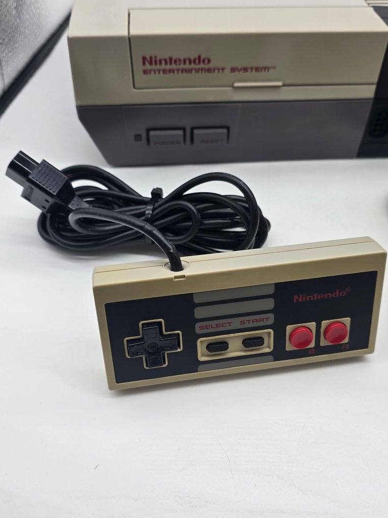 Nintendo - Nes - RARE 8-BIT 1985 Nes + Controller / Topgun + Joystick ... Nintendo - Nes - RARE 8-BIT 1985 Nes + Controller / Topgun + Joystick ...