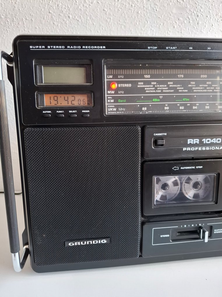 Grundig - RR-1040 Professional - Portable Radio / Cassetterecorder-speler - online veiling Catawiki