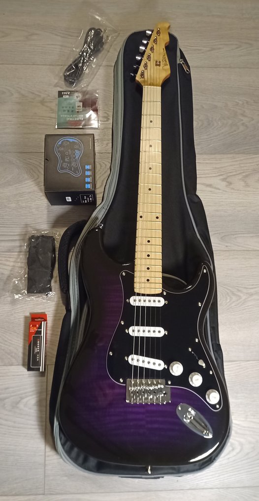 Vision - Flametop Strat Guitar Set + Multi Effect - Mint like New ...