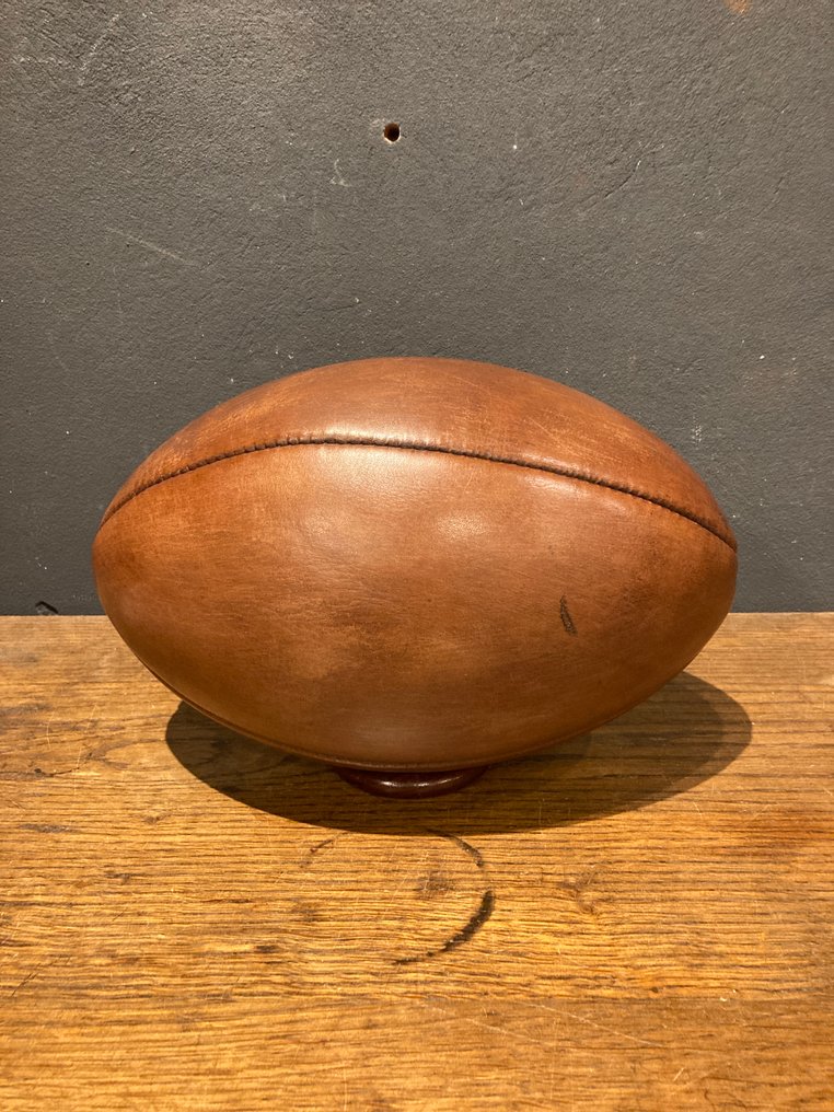 Rugby ball - 4 panel - Vintage rugby ball - auction online Catawiki