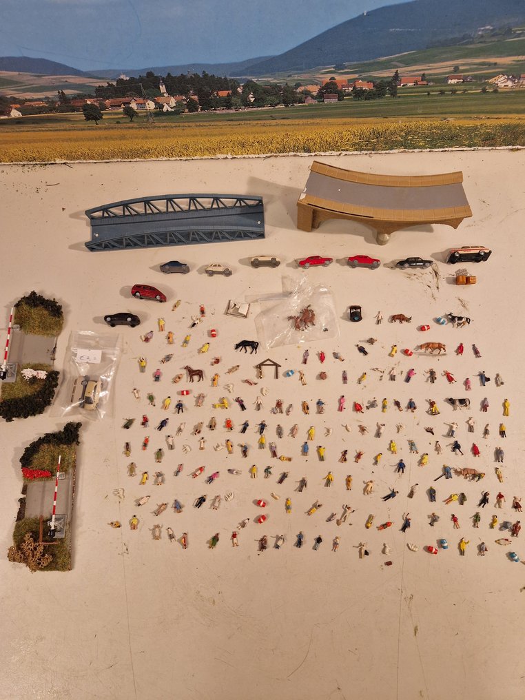 Fleischmann, Noch, Preiser N - Model train figures (204) - figuren en ...