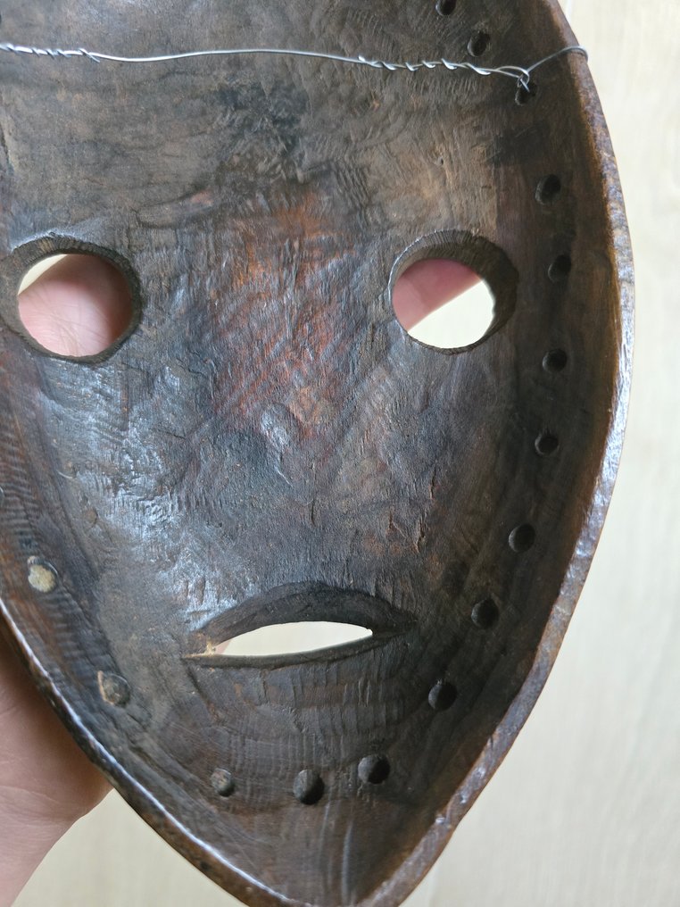 DAN racing mask, beautiful patina - Dan - Côte d'Ivoire - auction ...