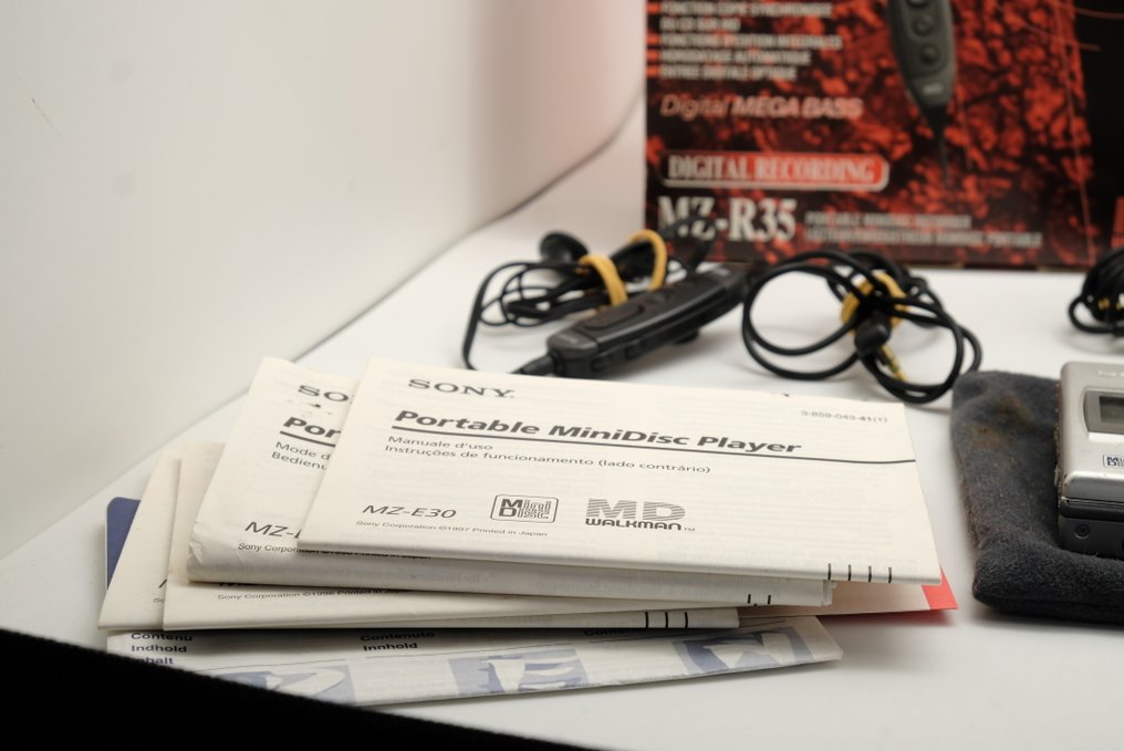 Sony - Minidisc mini disc player recorder MZ-R50 with one original box ...