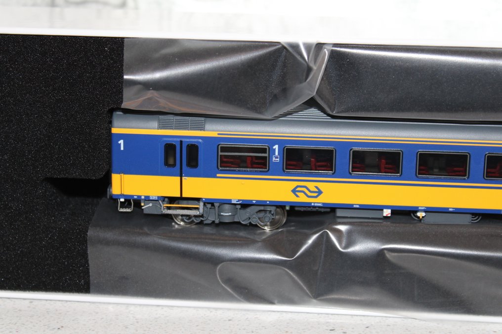 Exact-train H0 - EX11100 - Model train wagon (1) - NS ICRm A, V - NS ...