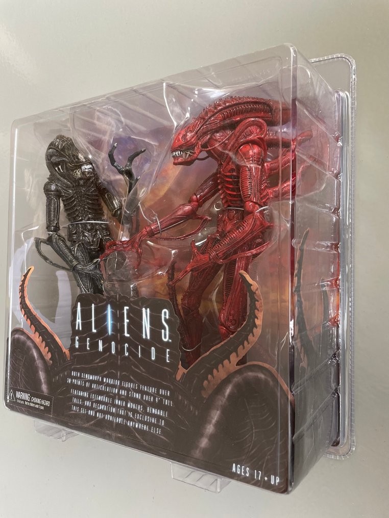 Neca - Reel Toys - Figure - Aliens - Genocide Duo-Pack - Red and Black ...