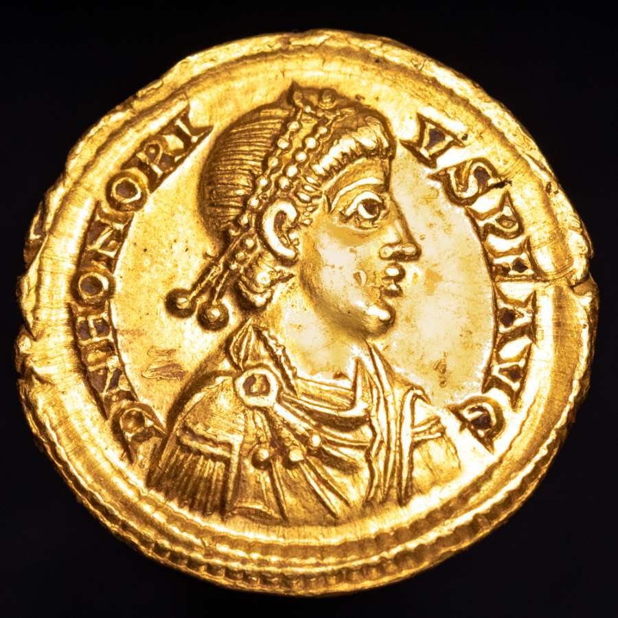 Roman Empire. Honorius (AD 393-423). Solidus Mediolanum (Milano) mint, 394-395 A.D. VICTORIA ...