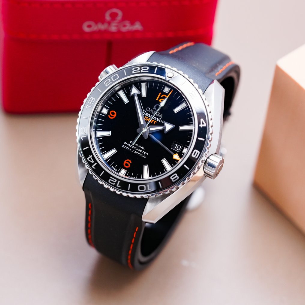 Omega - Seamaster Planet Ocean 600 M Co-Axial GMT - 232.32.44.22.01.002 - Men - 2011-present ...