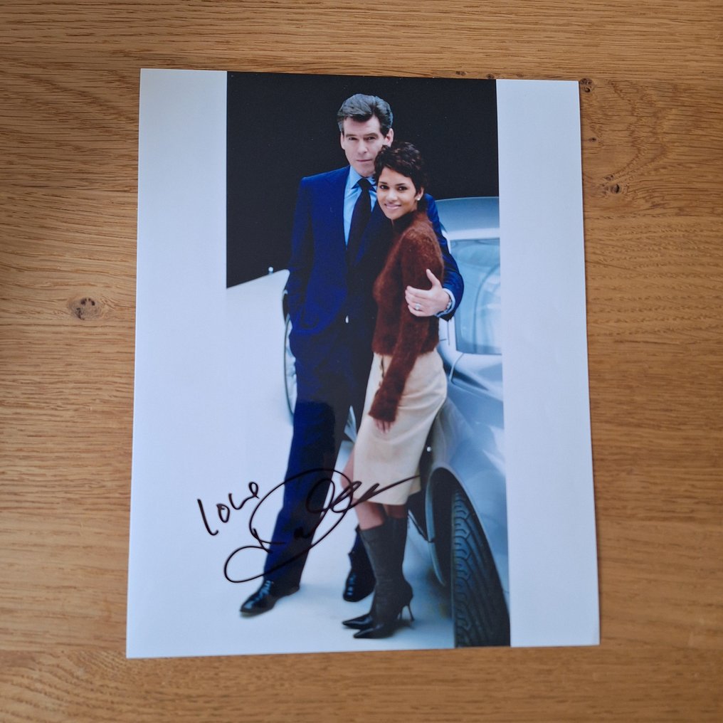 James Bond 007: Die Another Day - Halle Berry as "Giacinta Jinx ...