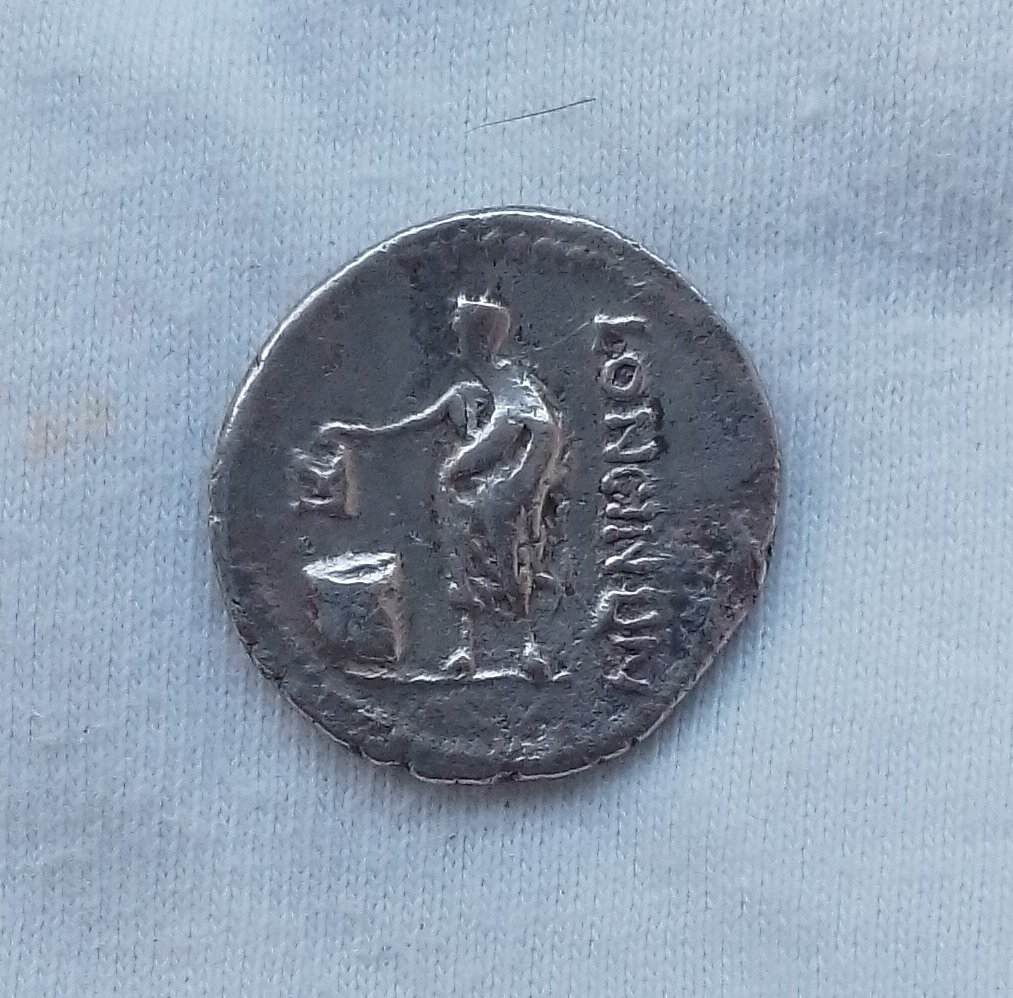 Roman Republic. L. Cassius Longinus, 60 BC. Denarius Roma (No Reserve ...