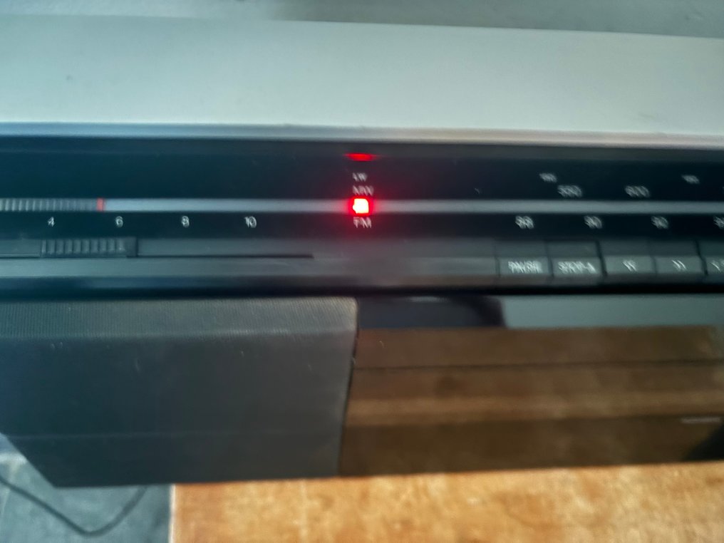 Bang & Olufsen - Beosystem 10 - Portable Radio / Cassette recorder ...