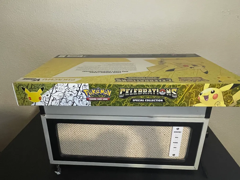 Pokémon - 1 Box - Celebrations Special Collection Pikachu V - online ...