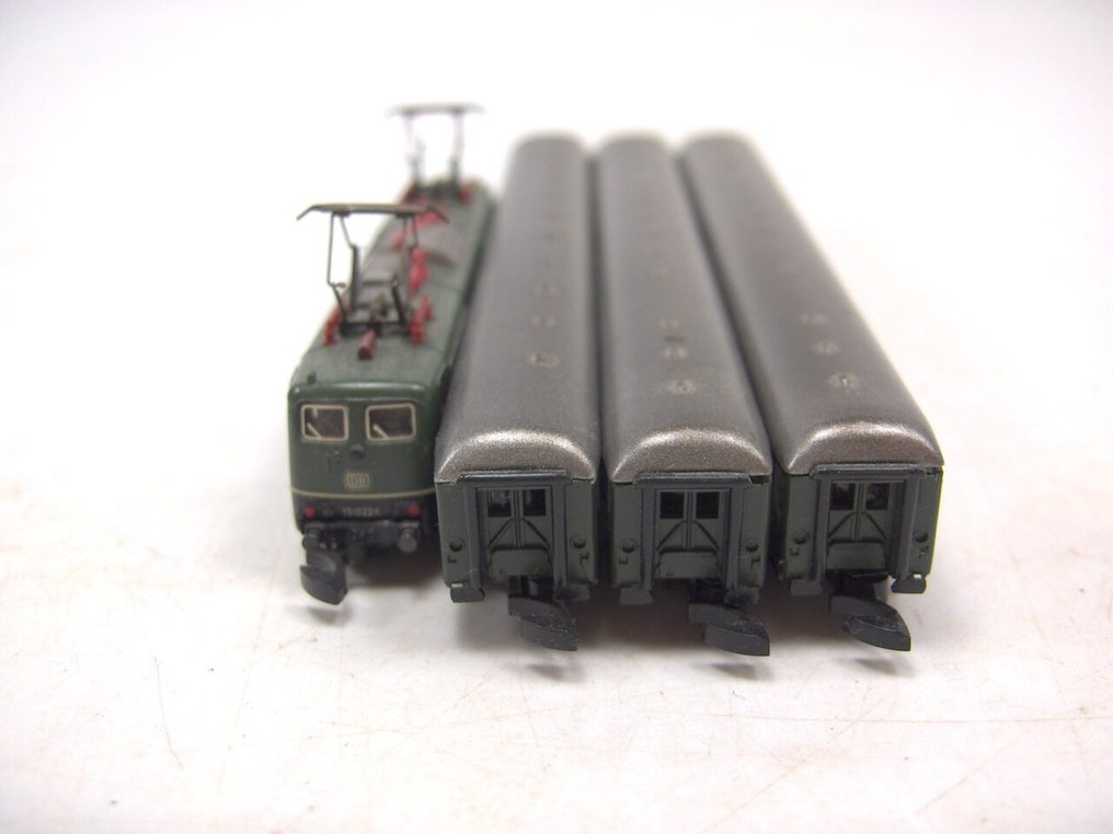 Märklin Z - 8857/uit set 81414 - Ellokomotiv (4) - BR 151 og 3 vogne - DB - Catawiki