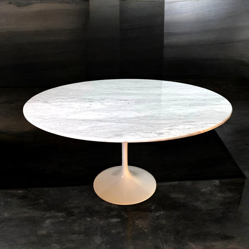 Knoll - Eero Saarinen - Table - tulipe - Aluminium, Marbre - Table de butte tulipe - Catawiki