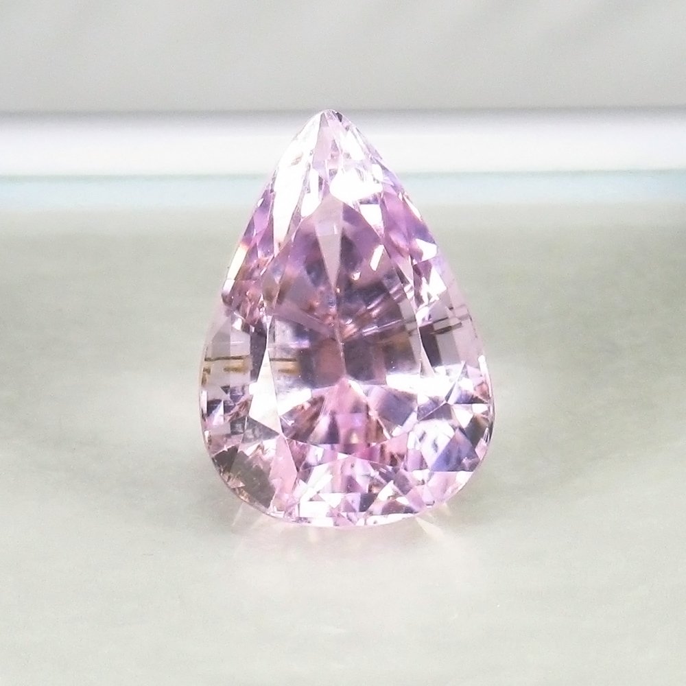 No Reserve Price Pink Kunzite - 12.93 ct - International Colored ...