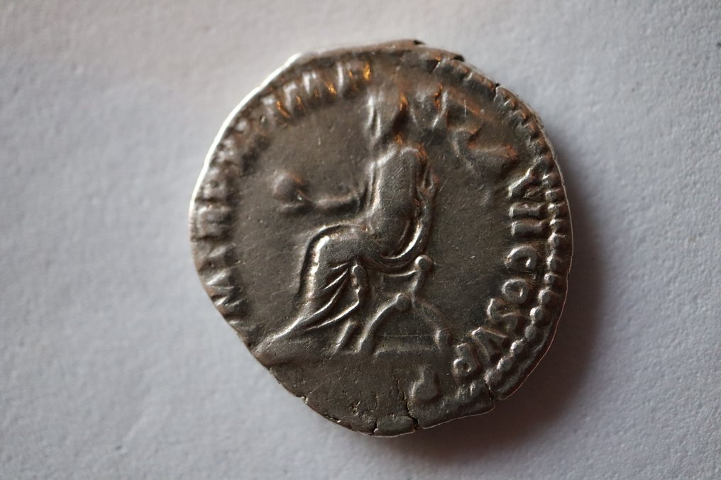 Roman Empire. Commodus (AD 177-192). Denarius Rome - Togate emperor on ...