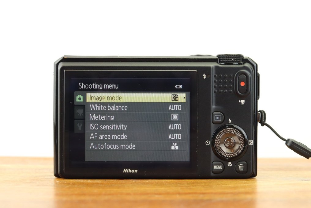 Nikon Coolpix P300, CMOS sensor Digital camera - auction online Catawiki