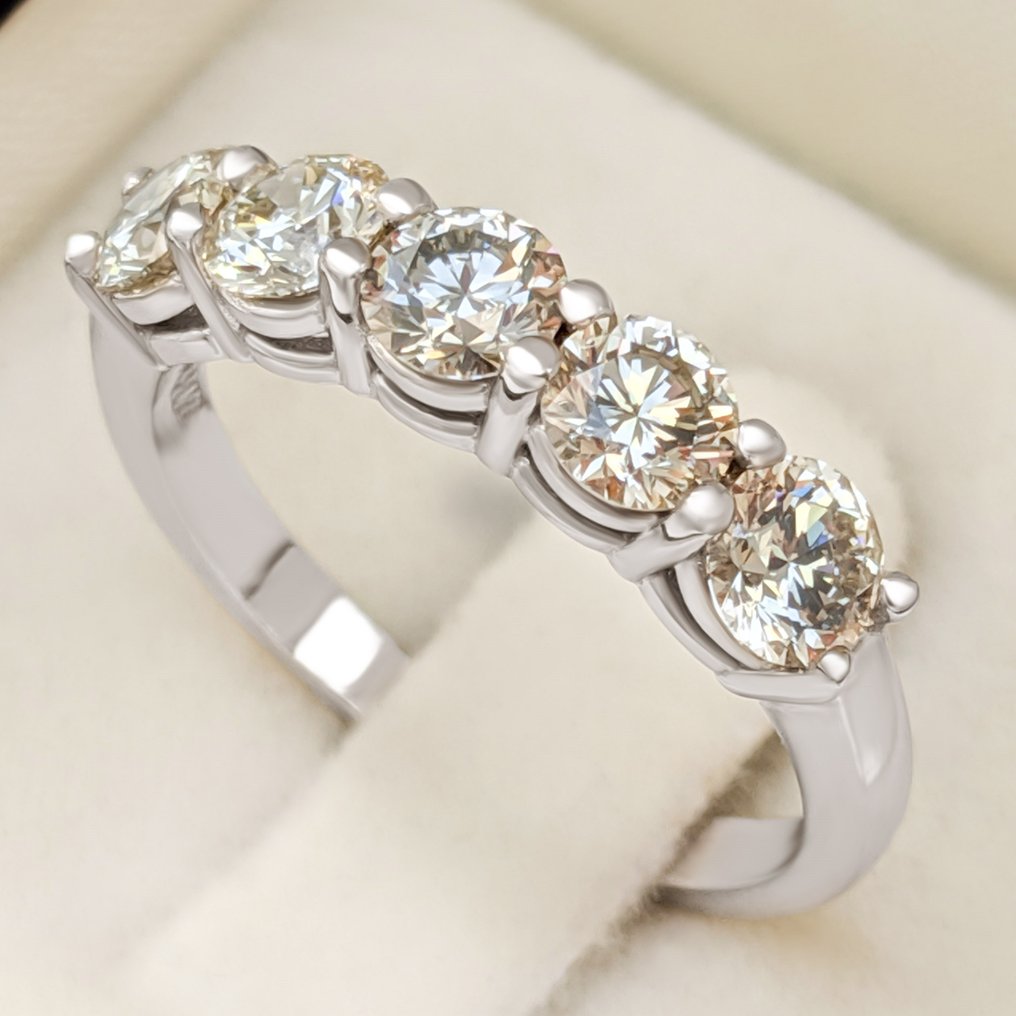 No Reserve Price - Ring - 14 kt. White gold - 1.58ct. tw. Diamond (Natural coloured) - IGI ...