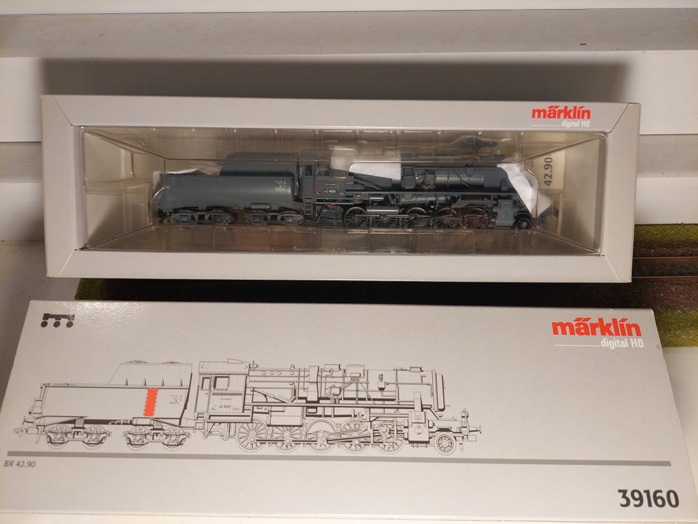 Märklin H0 - 39160 - Locomotiva a vapore con tender (1) - BR 42.90 "Franco Crosti" - DB - Catawiki