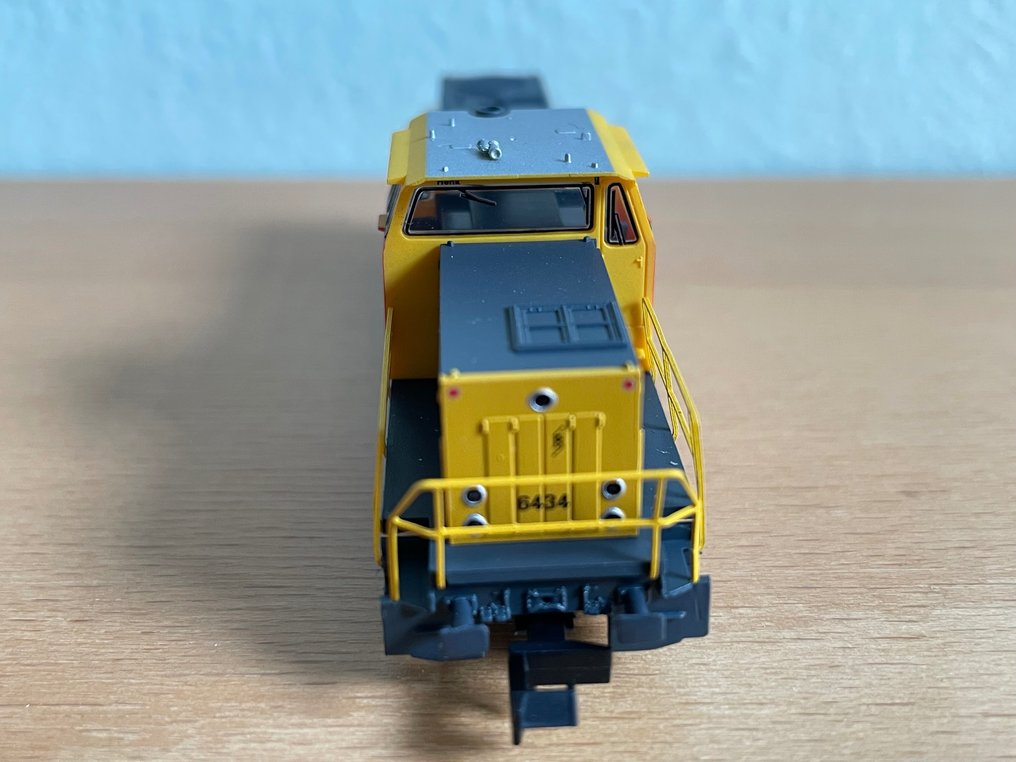 Minitrix N - 16062, 66857 - Diesel locomotive (1) - NS 6400 Mak - DB ...