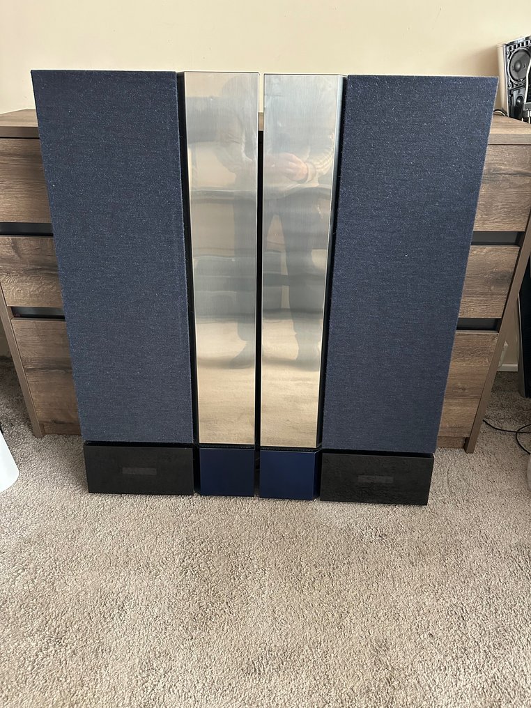 Bang & Olufsen - Beolab 5000 Mondriaan, active with displays and wall ...