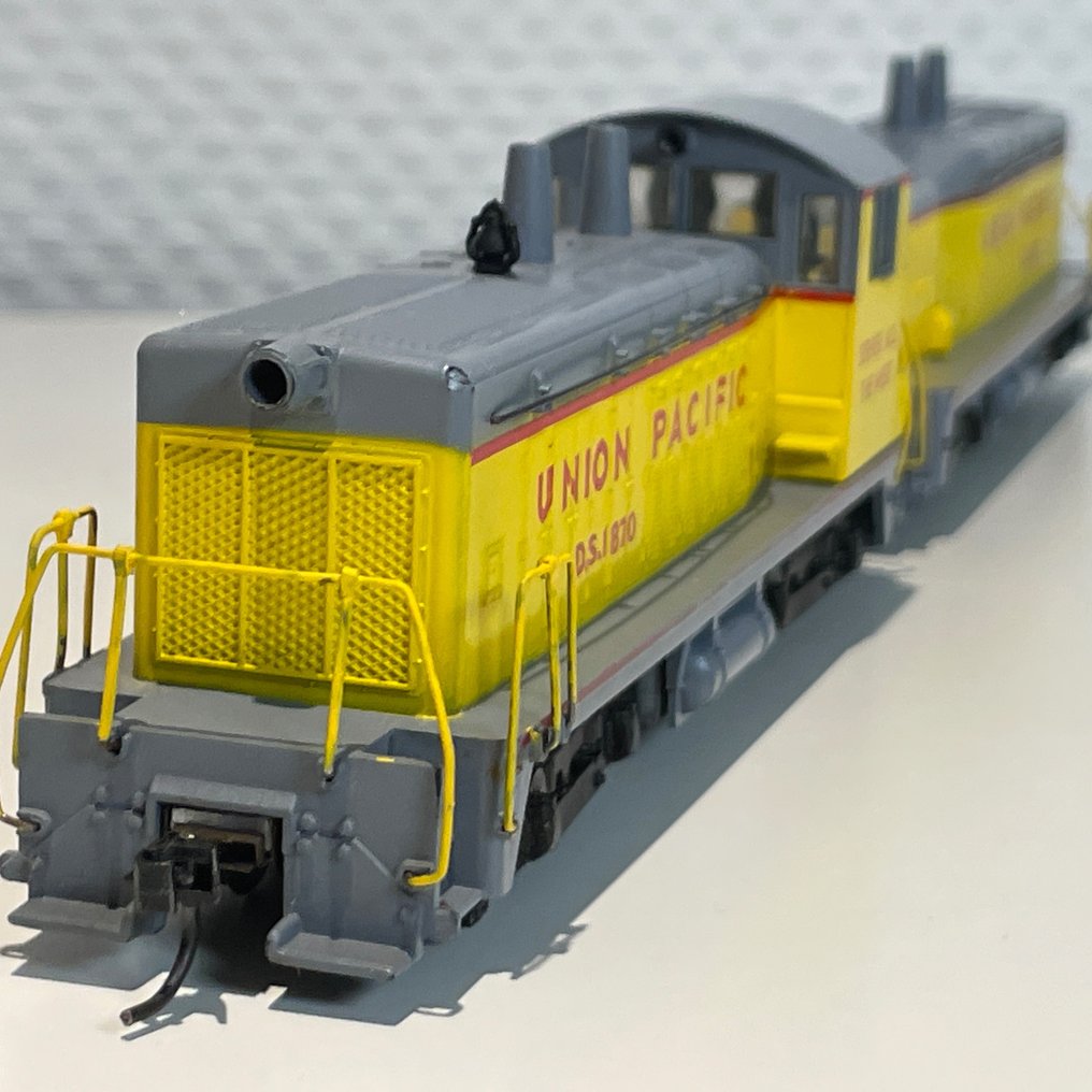 Athearn H0 - 4007 - Diesel locomotive (2) - SW 1500 diesel switcher ...