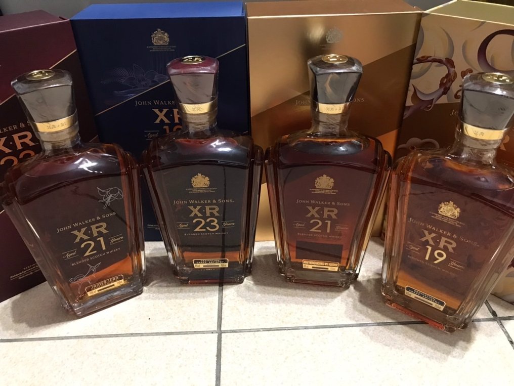 Johnnie Walker XR19 - XR21 - XR21 (Year of the Dragon) - XR23 - 750ml - 4 bottles - auction ...