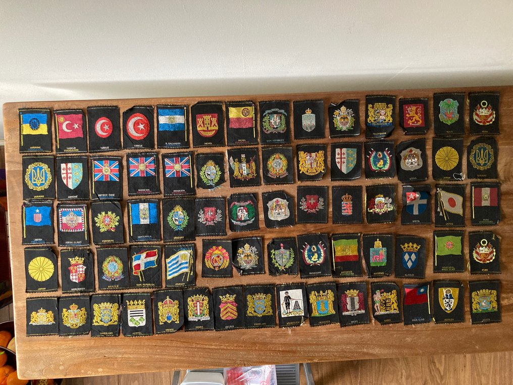 Turmac - Figure - Turmac zijdjes vlaggen/wapens Vaticaanstad Friesland ...