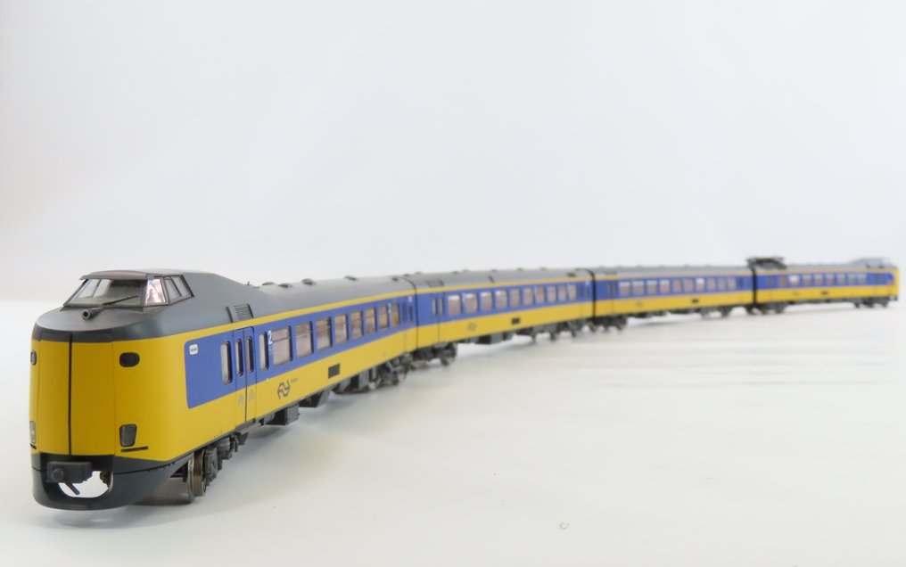 Märklin H0 - 37423 - Train unit (1) - 4-piece passenger train set Series Plan Z "Koploper" - NS ...