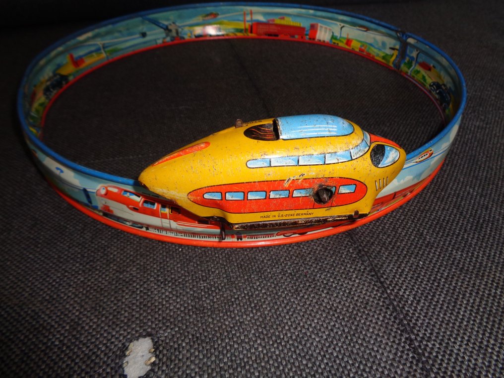 Technofix - Wind-up tin toy Technofix 271 Tinplate & Clockwork Rocket ...